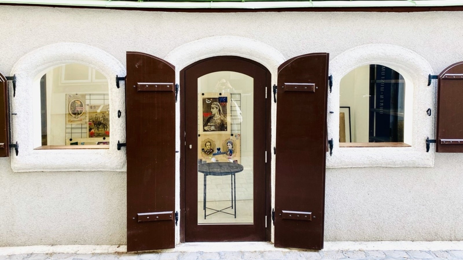 Wiens kleinstes Atelier eröffnet mit emotionaler Kunst - oe24.at