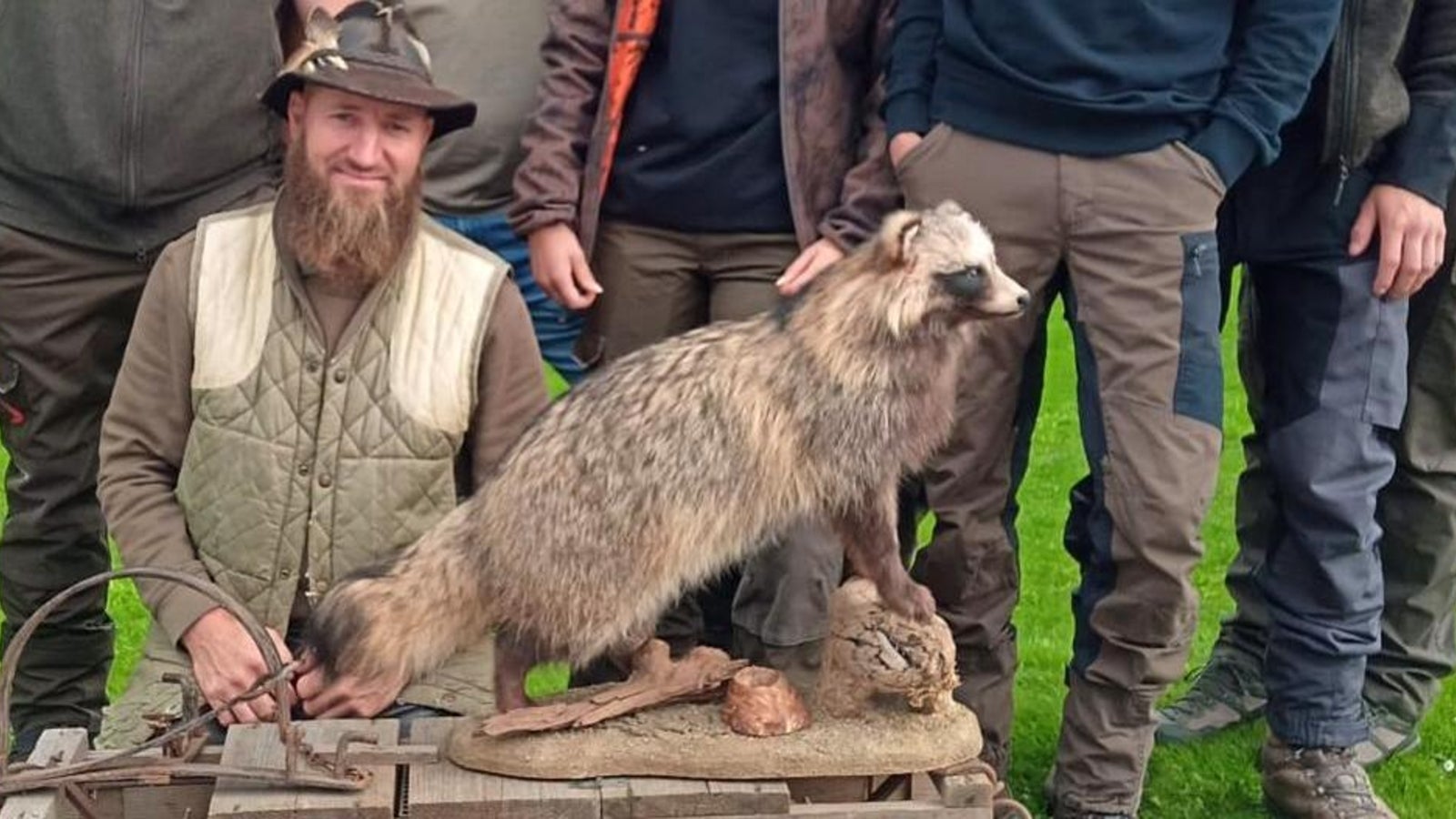 Trauer nach Mord: Jäger Benjamin R. schoss sechs Mal aus Eifersucht auf Opfer - oe24.at
