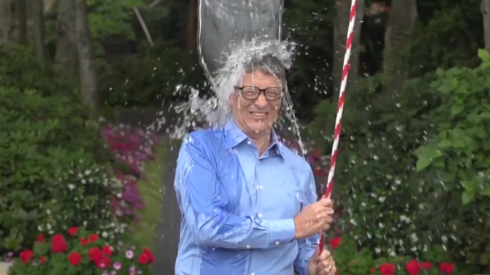 Ice Bucket: Bill Gates - oe24.tv