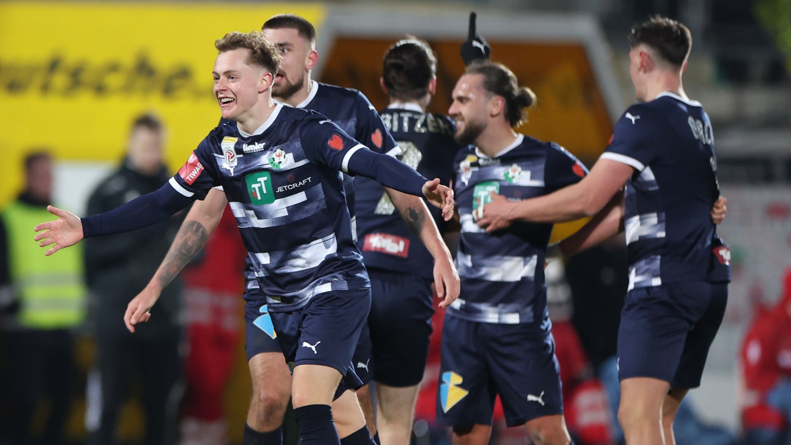 2:1 - WSG Tirol springt mit Sieg beim WAC auf Platz 3 - sport24.at