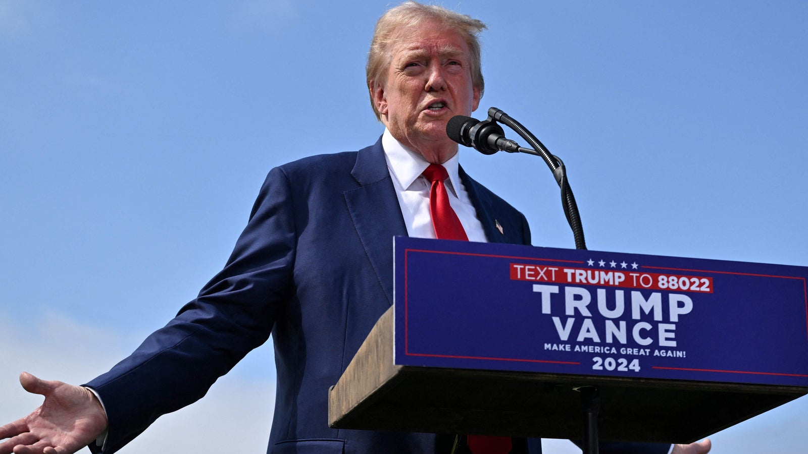 Trump droht jetzt mit Hammer-Zöllen - oe24.at