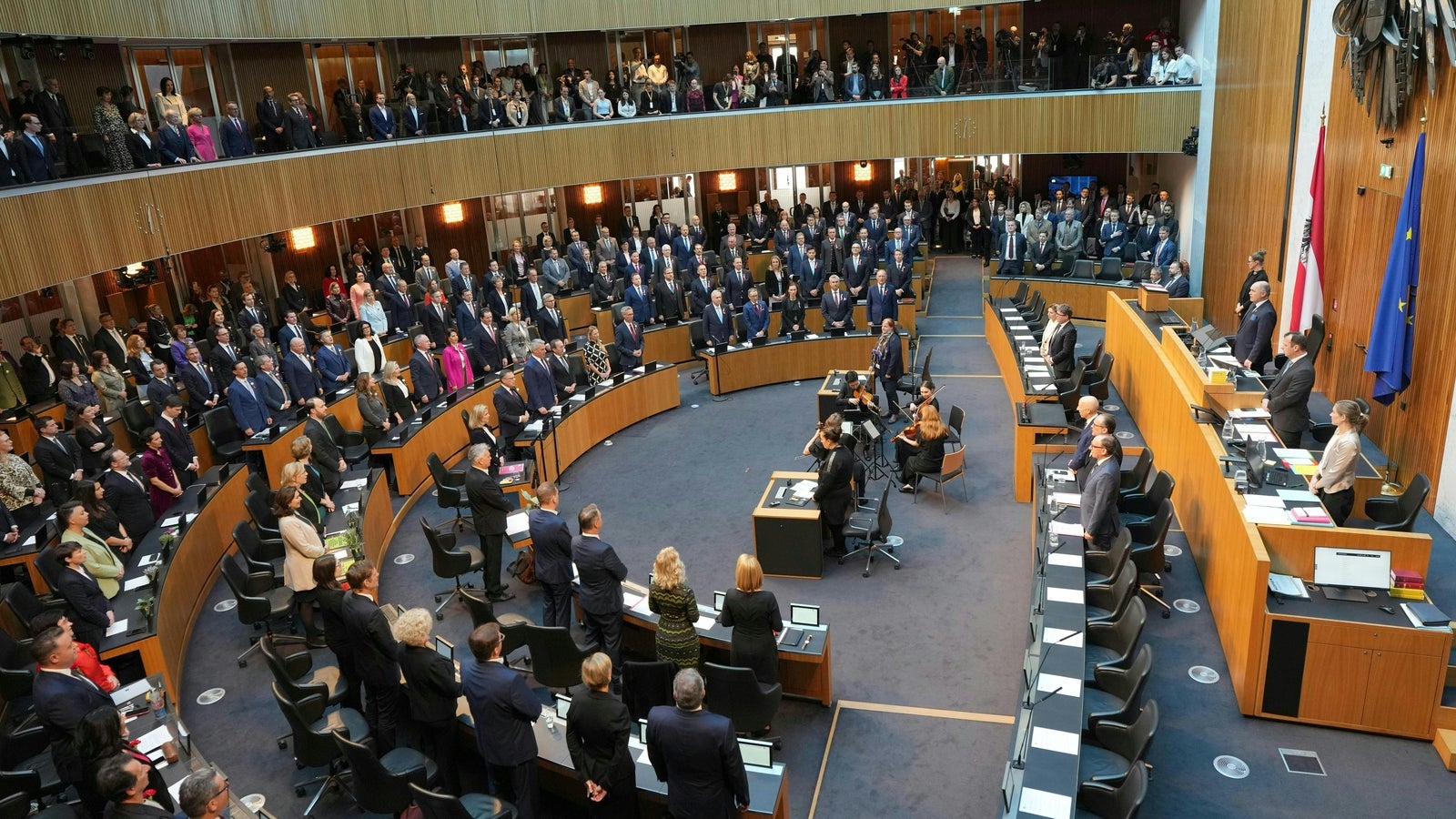 Nationalrat: Herbstarbeit startet mit Waffengesetz - Politik-Live