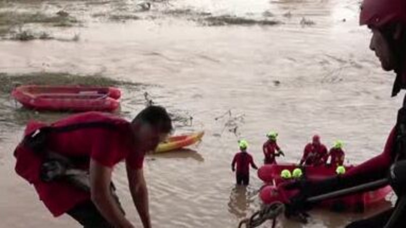 Noch immer 89 Vermisste nach Flut-Katastrophe in Spanien - oe24.tv