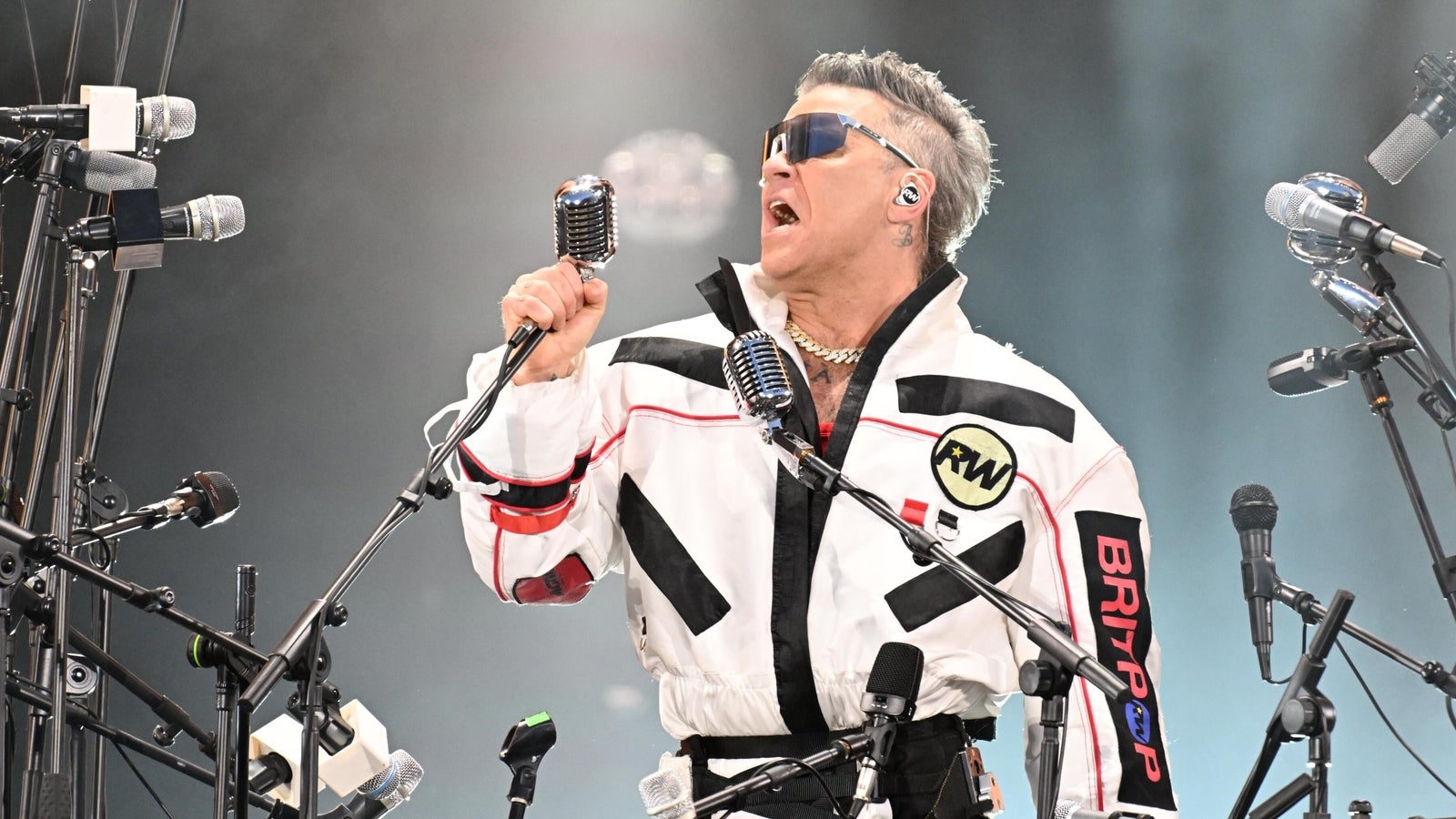 Robbie begeistert mit Mega-Show in Wien - stars24