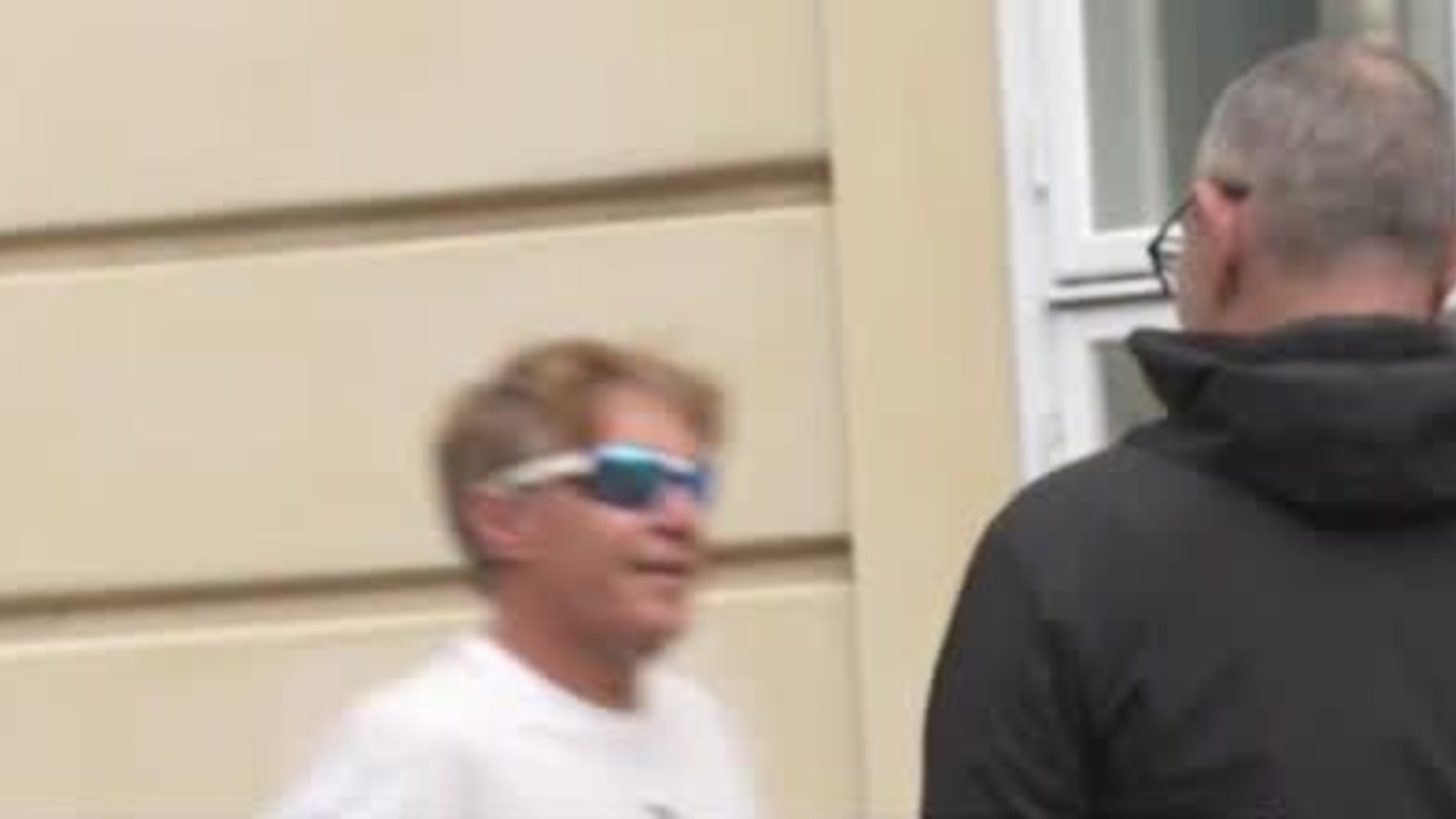 "Linke Zecke" - Das sagt Österreich zu Bablers Klage gegen Kickl - oe24.tv