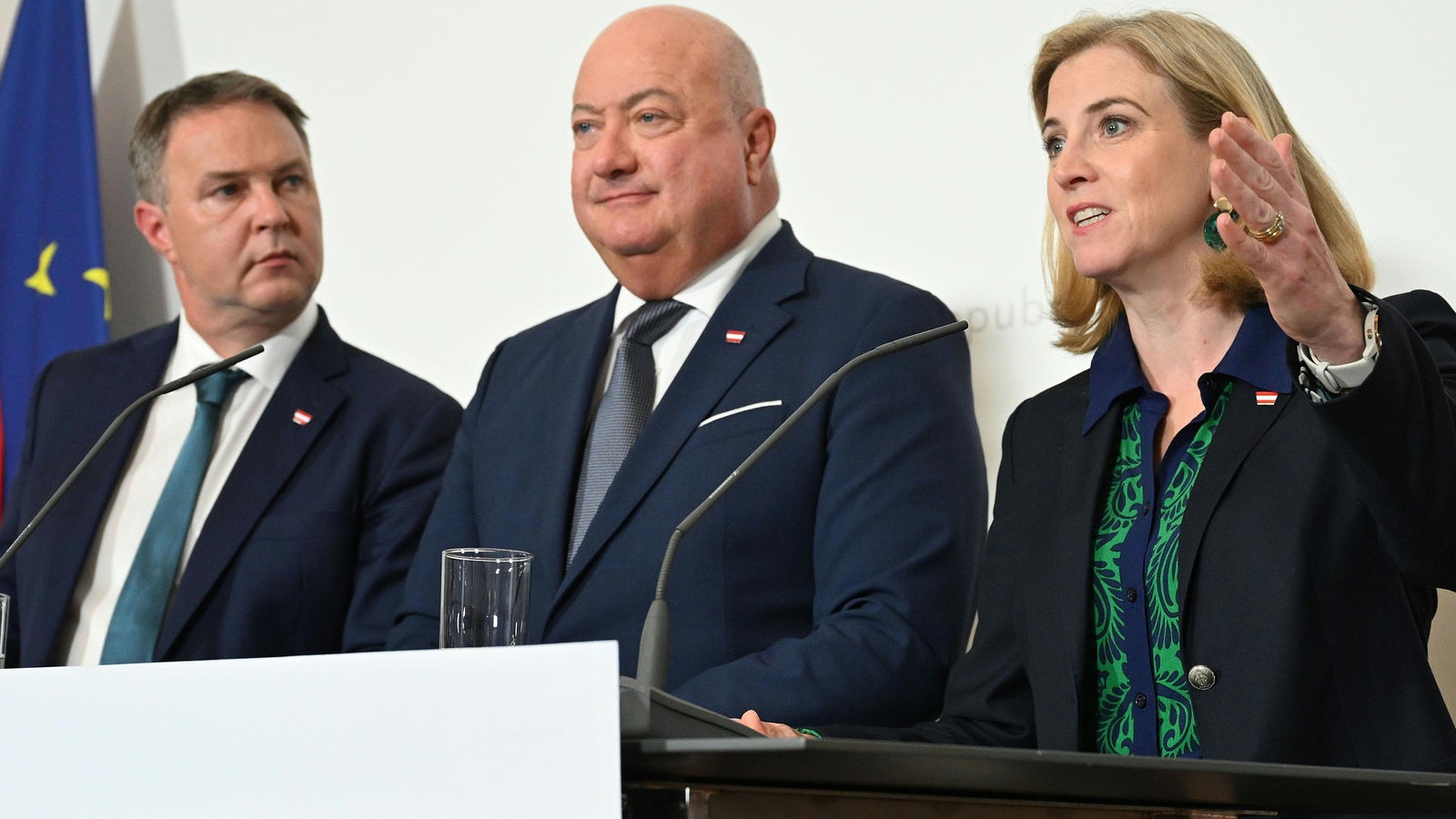 Ampel hat schon fast 400 Mitarbeiter: 3 Mio. Euro pro Monat - Politik-Live