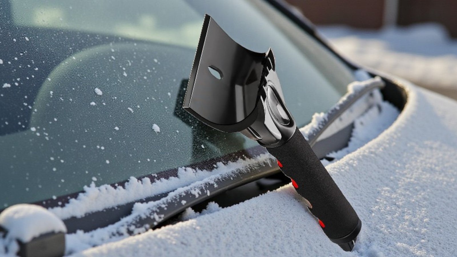 Winter-Must-have fürs Auto: Dieser Eiskratzer ist gerade extrem gefragt ...