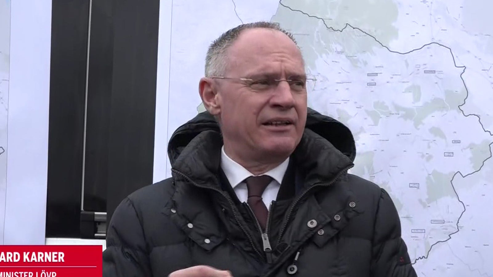 Grenzschutz: Lokalaugenschein mit BM Karner - oe24.tv