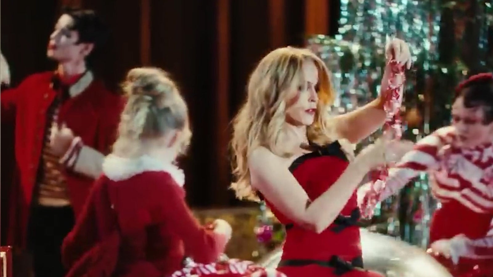 Kylie ist die neue Christmas-Queen - oe24.tv