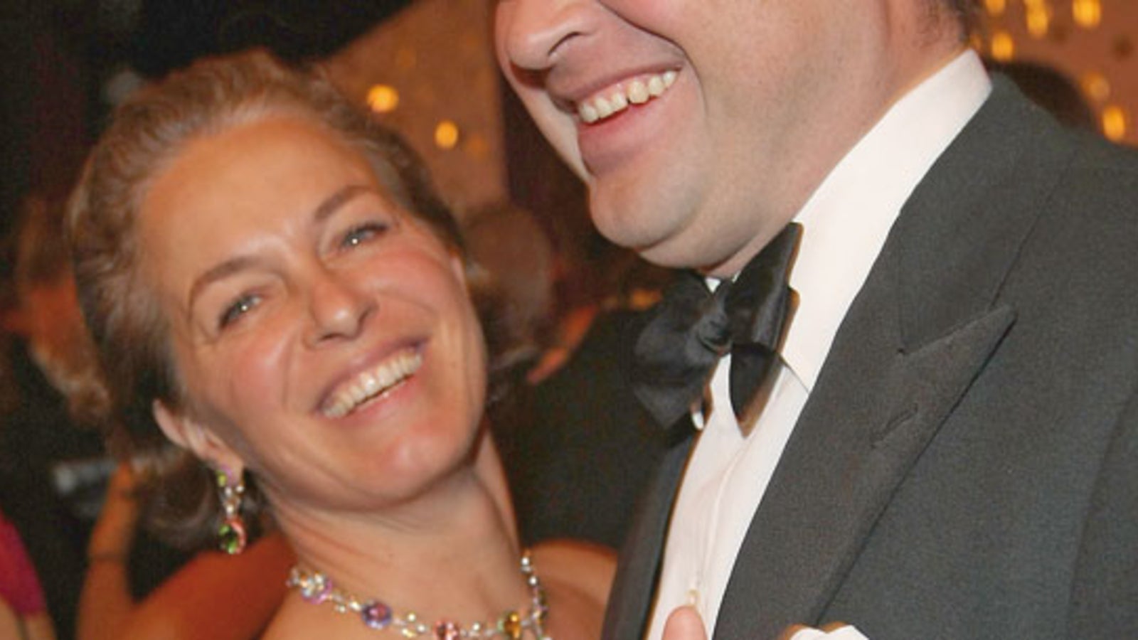 Baronin mit 54 Jahren Mutter - stars24