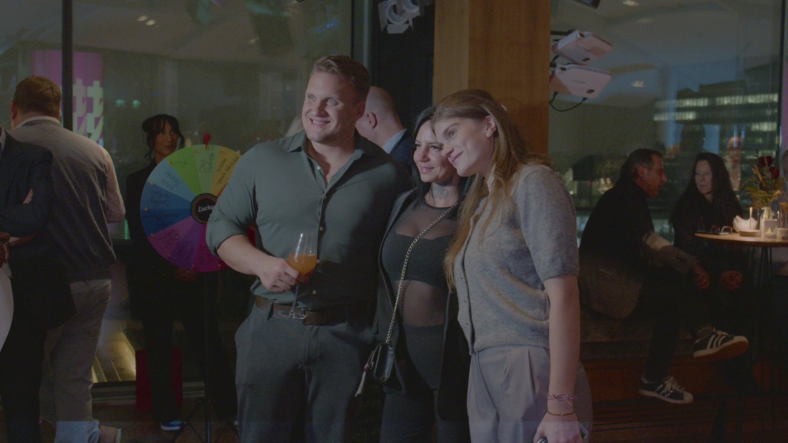 oe24 Giving Tuesday - oe24.tv