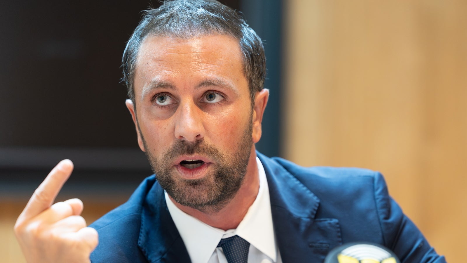 Dornauer bringt IHN als Hofburg-Kandidaten ins Spiel - Politik-Live