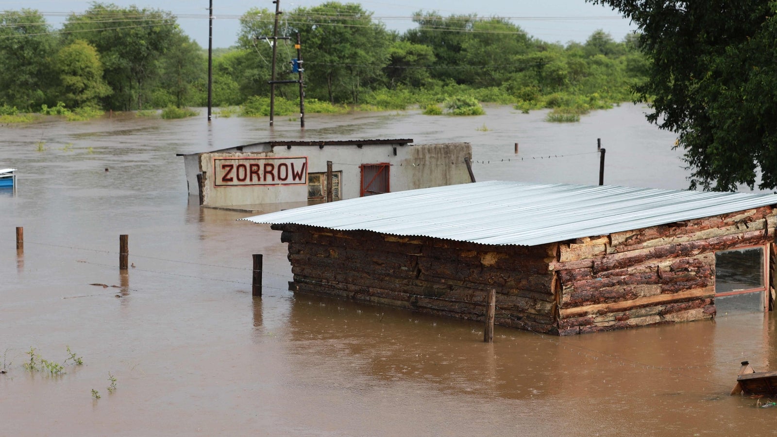 Horror-Überschwemmungen: Land ruft nationalen Notstand aus - oe24.at