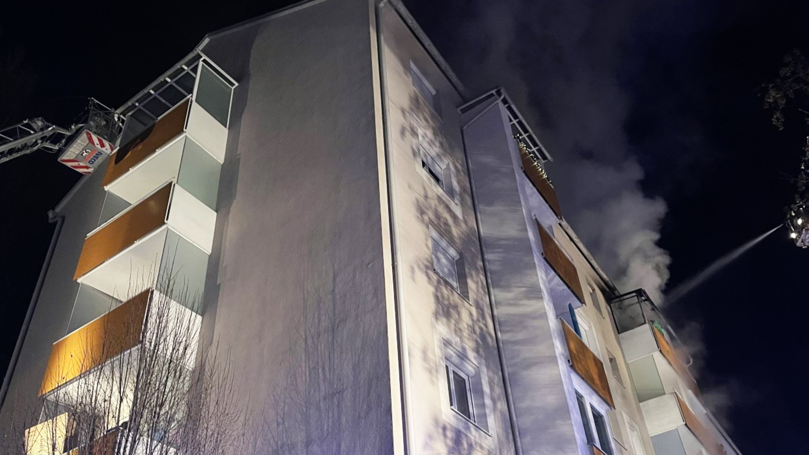 Zwei Verletzte bei Brand in Grazer Hochhaus - oe24.at