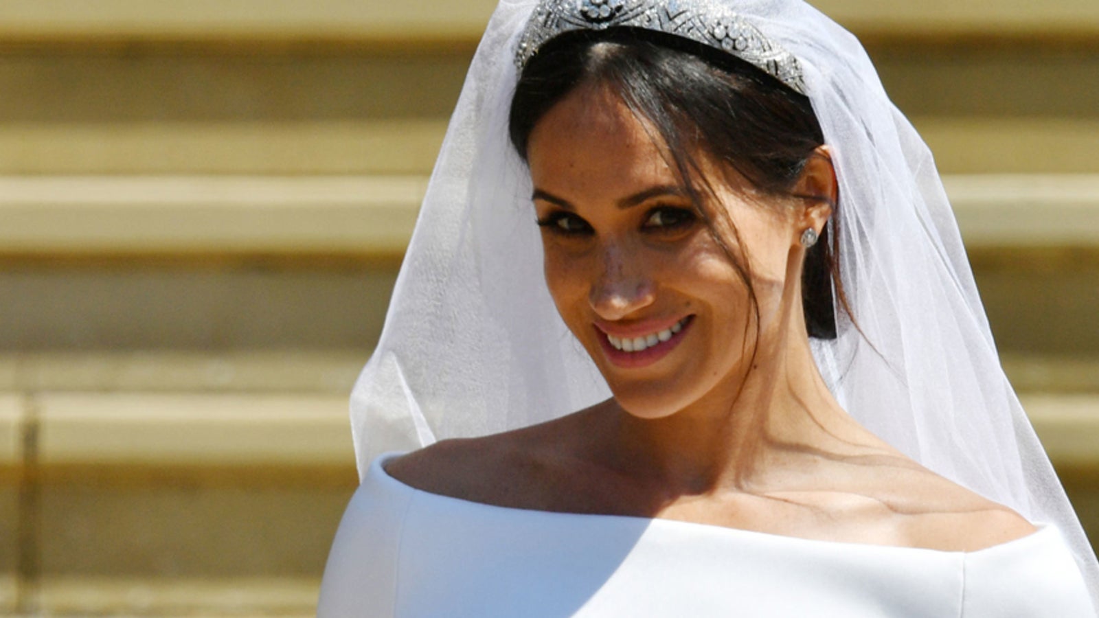 Meghan: Stark & modern - stars24