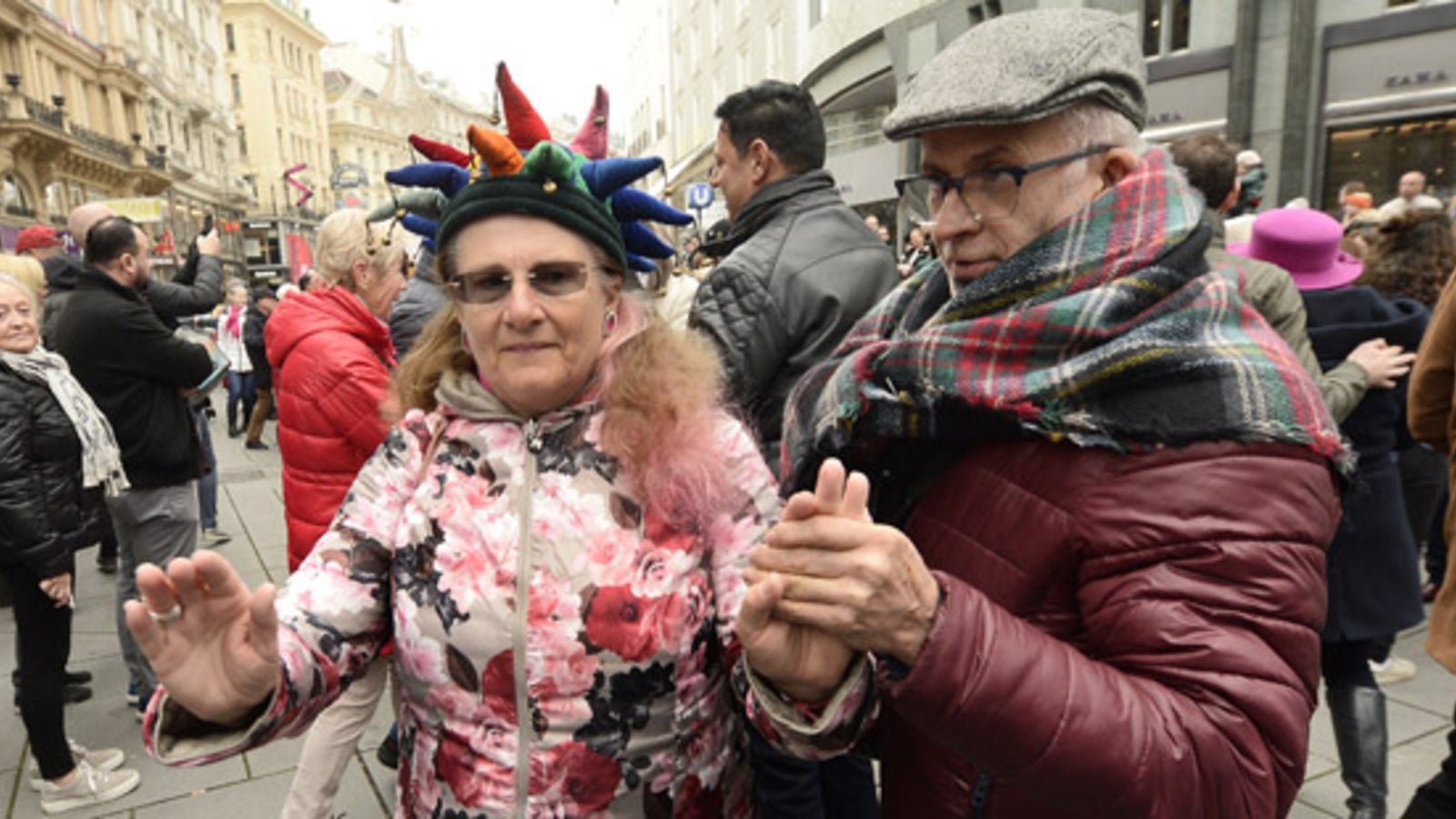 Wien tanzte wieder in den Fasching - oe24.at
