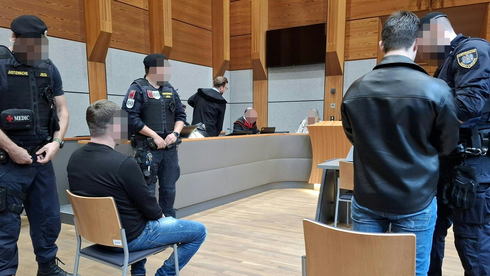 Fünf Banken überfallen: Räuber drohen 20 Jahre - oe24.at