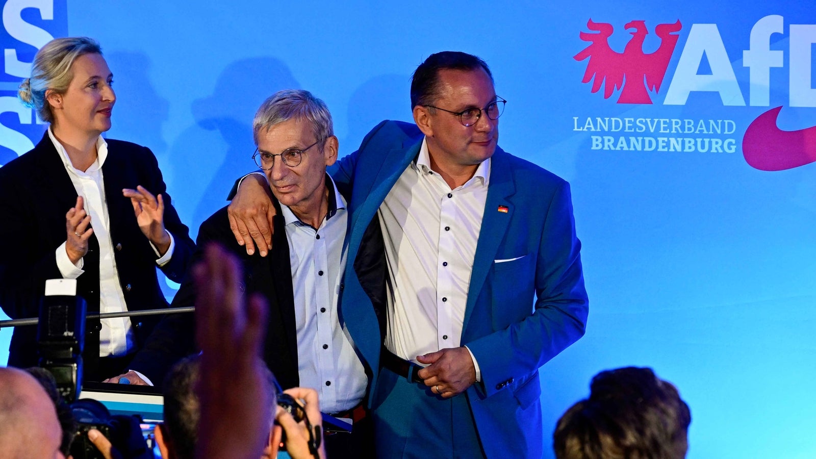 AfD spielt Skandal-Song auf Wahlparty - oe24.at