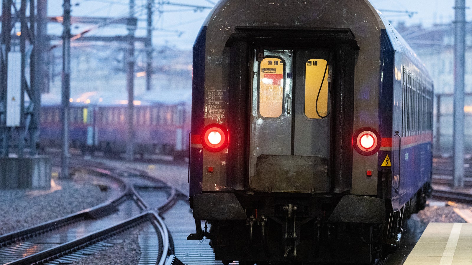 Schwere Unwetter im Murtal sorgen für Zug-Chaos - oe24.at