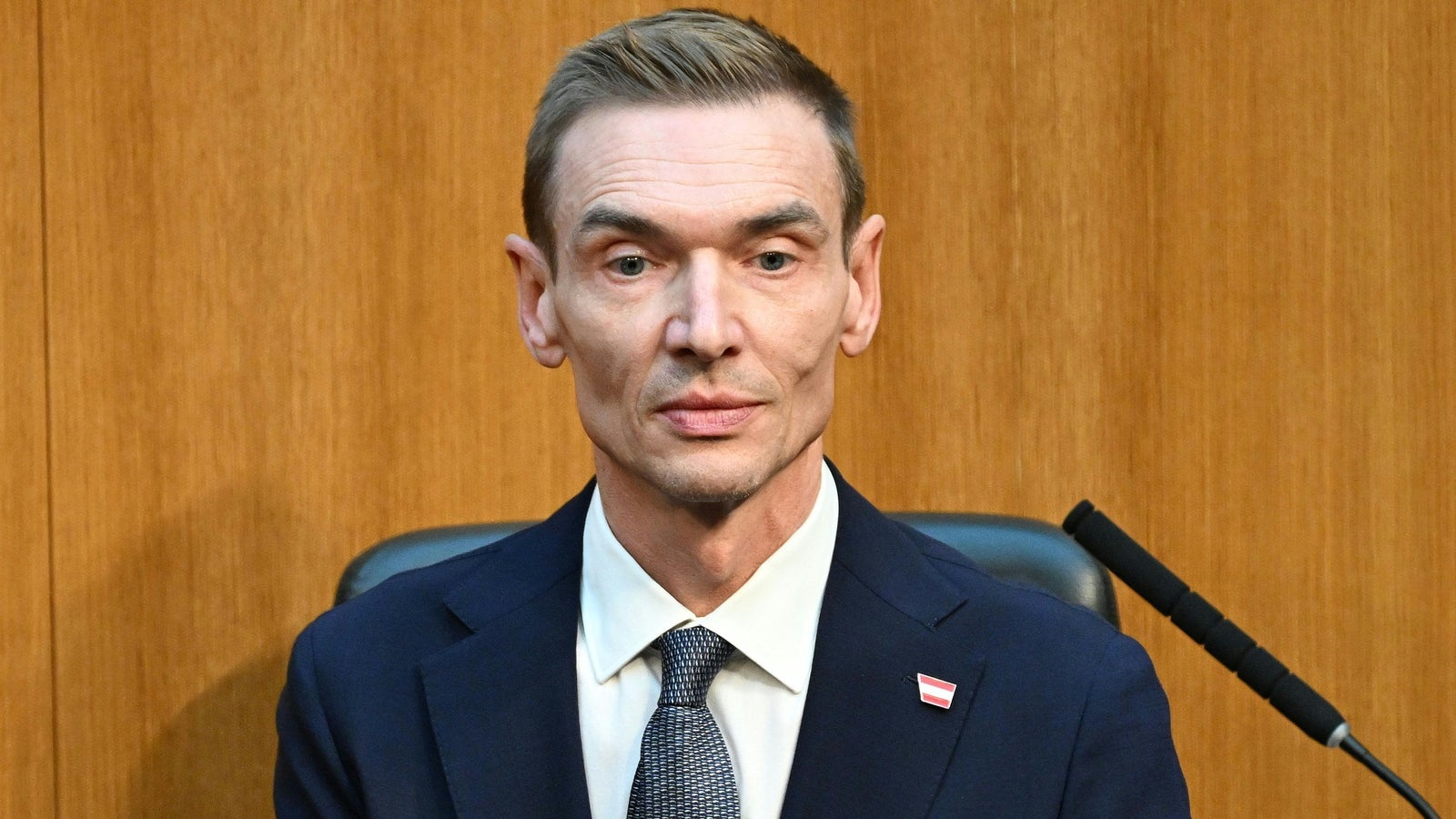 Finanzminister muss jetzt Budget-Brief nach Brüssel erklären - Politik-Live