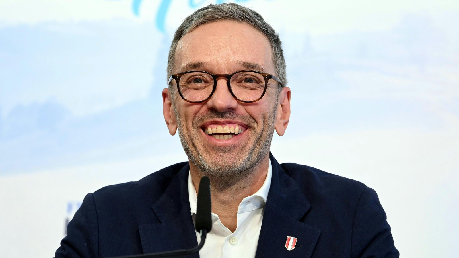 Umfrage-Beben: FPÖ springt über die 30-Prozent-Marke - Politik-Live