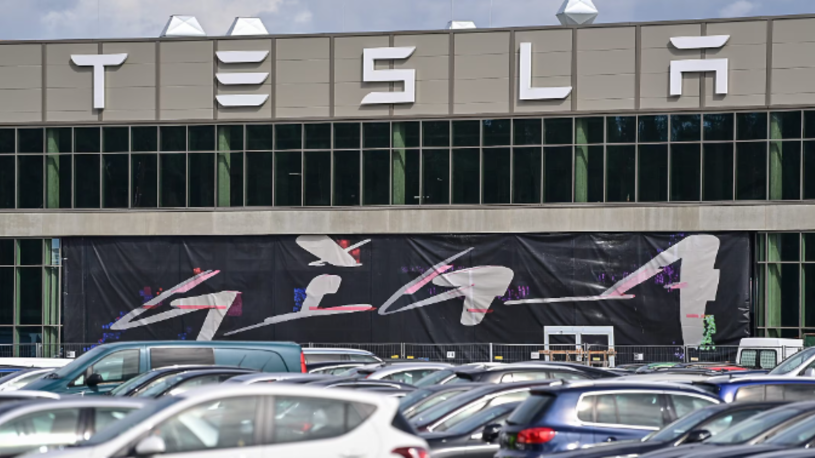 Tesla-Werk: Produktion könnte früher anlaufen - oe24.tv