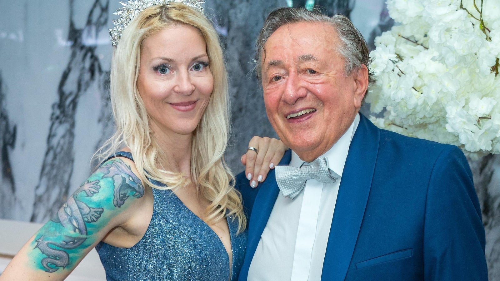 Lugner: Mit Ex-Verlobter zum Opernball - stars24