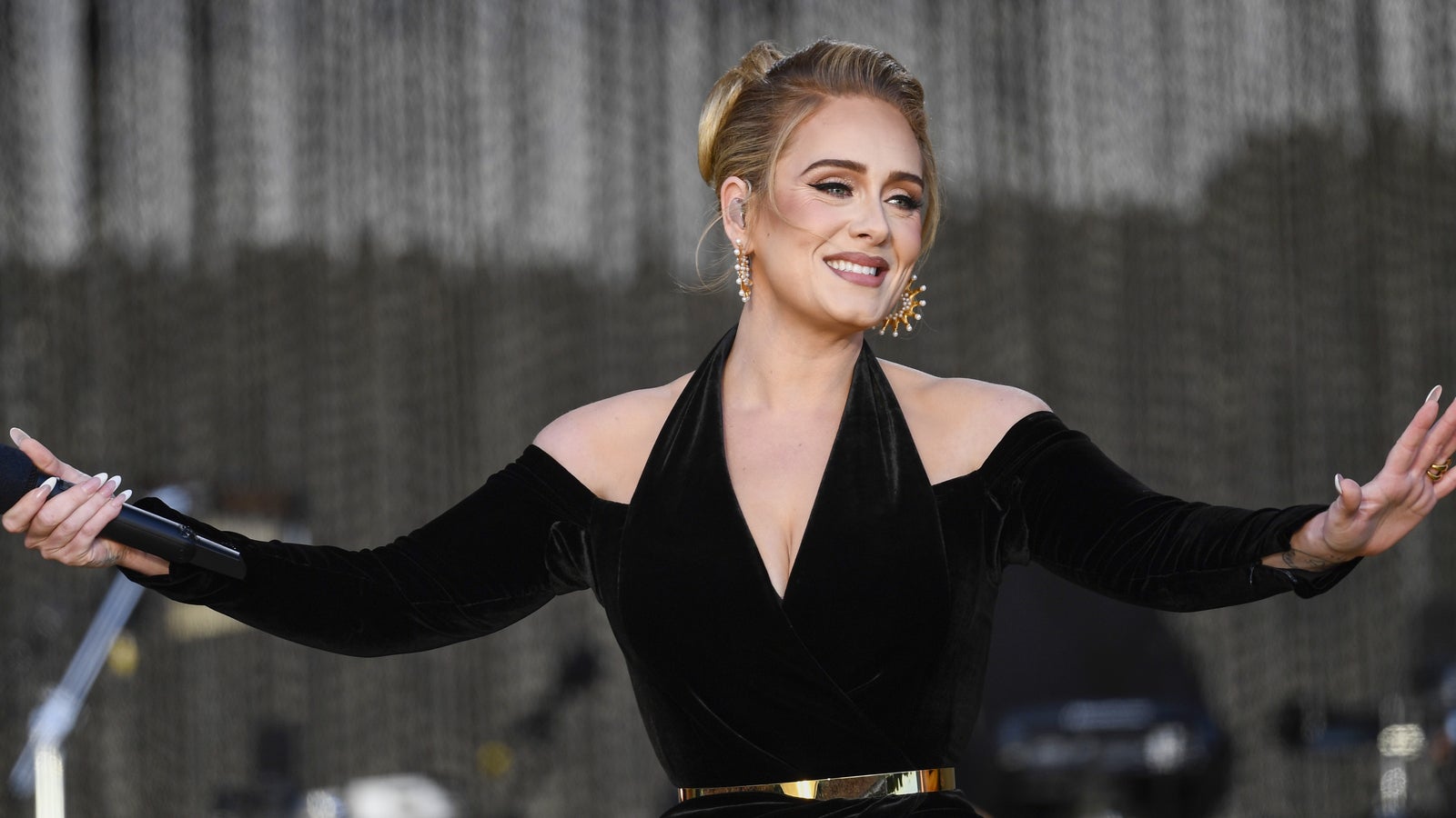 Adele zündet jetzt ihr Rekord-Comeback - mit Bombast-Show - stars24