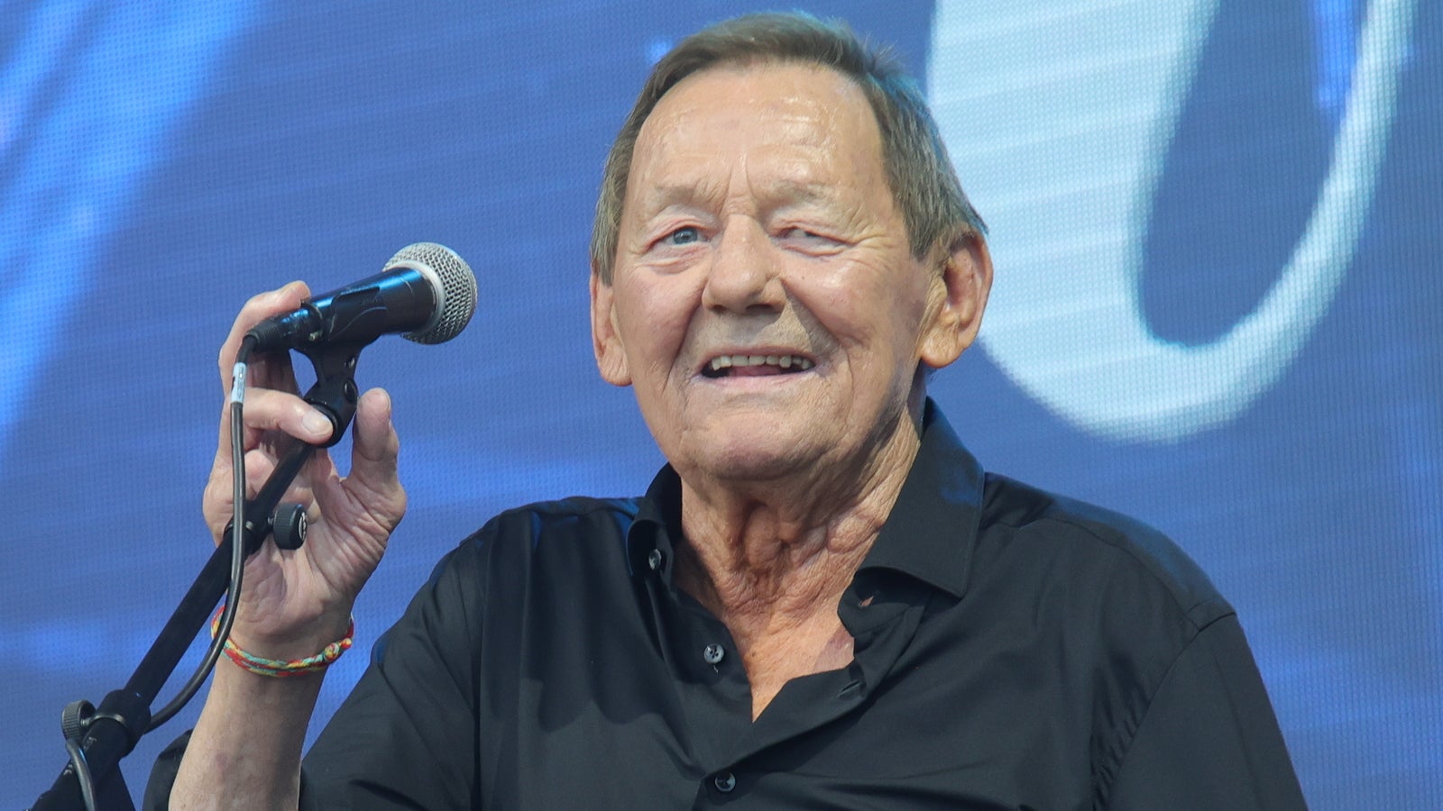 Ambros feiert 73er und strahlt wie lange nicht - stars24