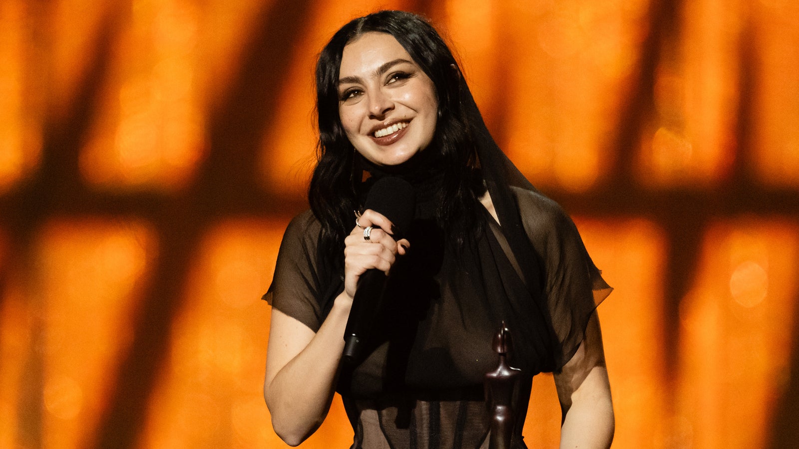 Brit Awards: Charlie XCX ist Europas neue Pop-Königin - stars24