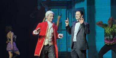 „Falco meets Amadeus“ rockt mit Puff, Basti und Hitler - stars24