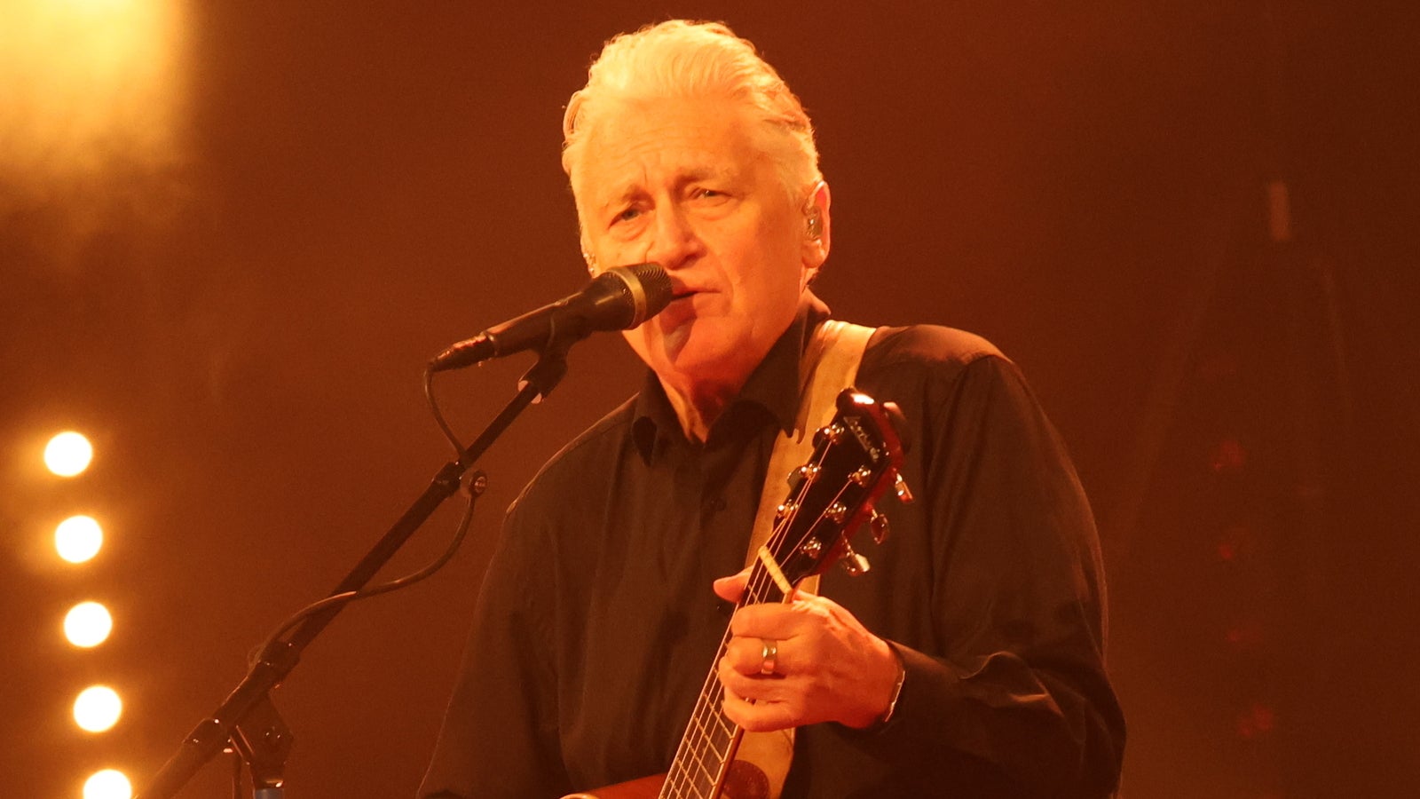 Alle Hits und mahnende Worte: Fendrich zündet seine beste Show! - stars24