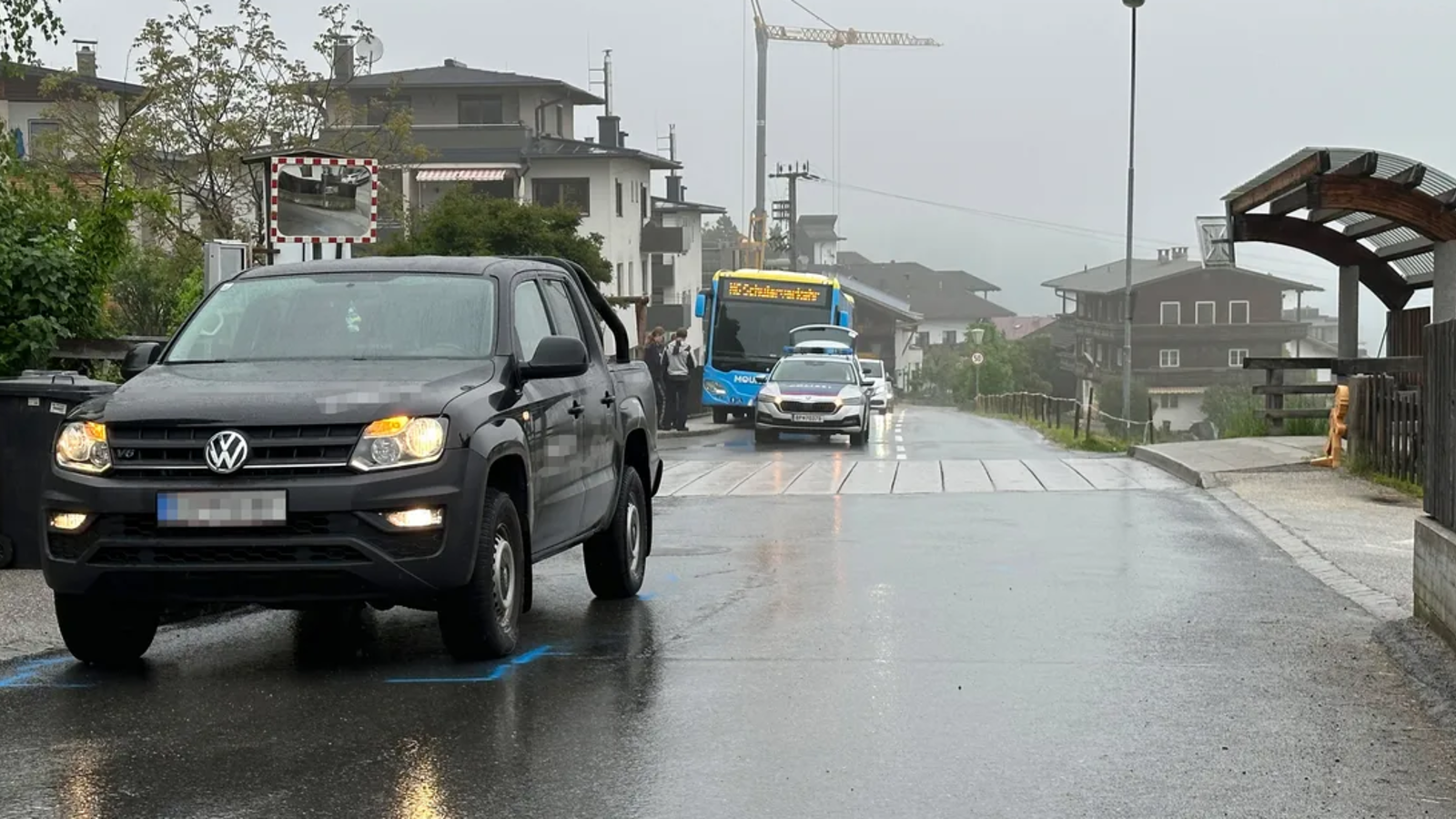 Bub (8) von Pkw erfasst und schwer verletzt - oe24.at
