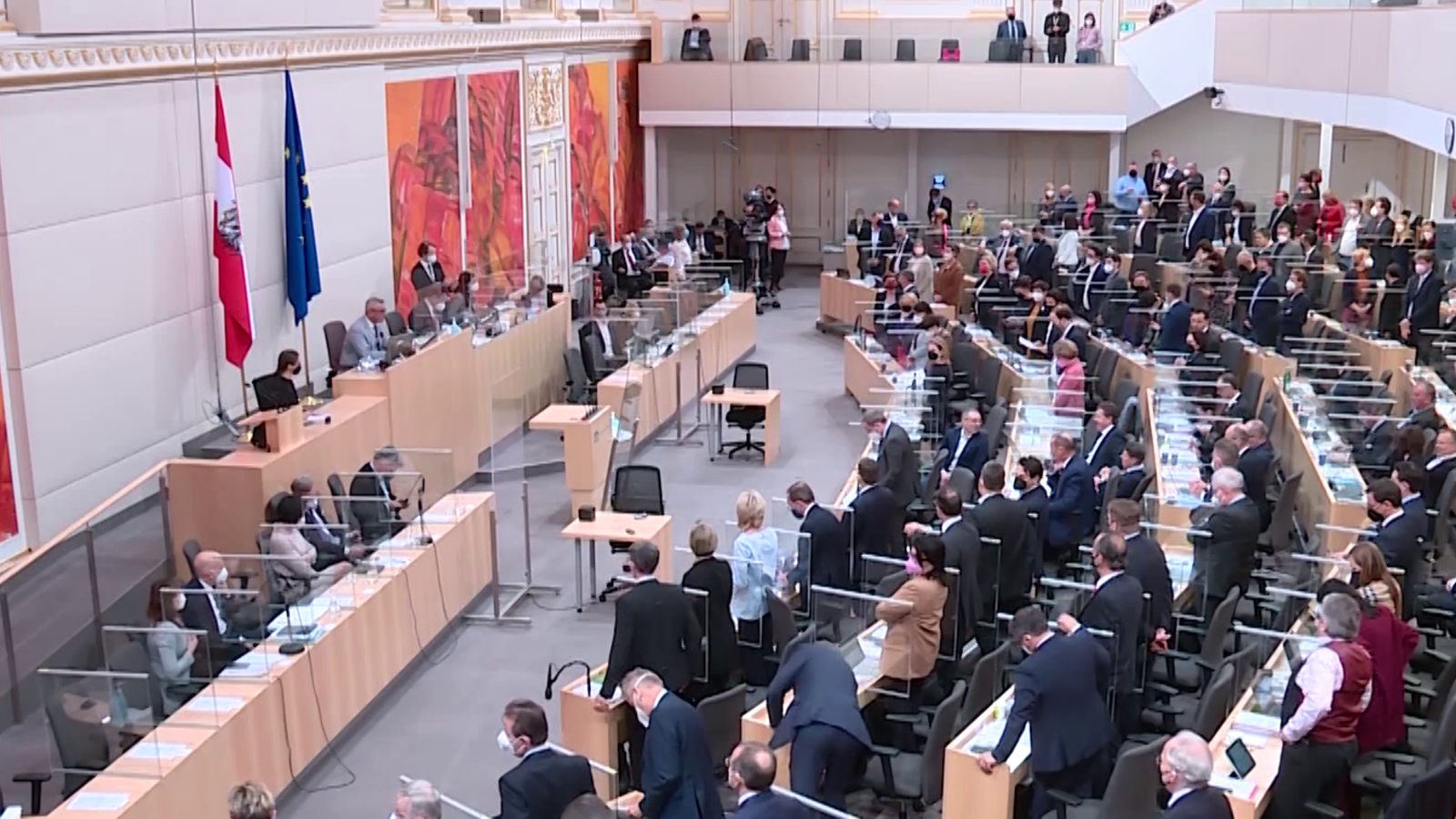 Gesetz zur Impfpflicht: Intensive Debatte im Parlament - oe24.tv