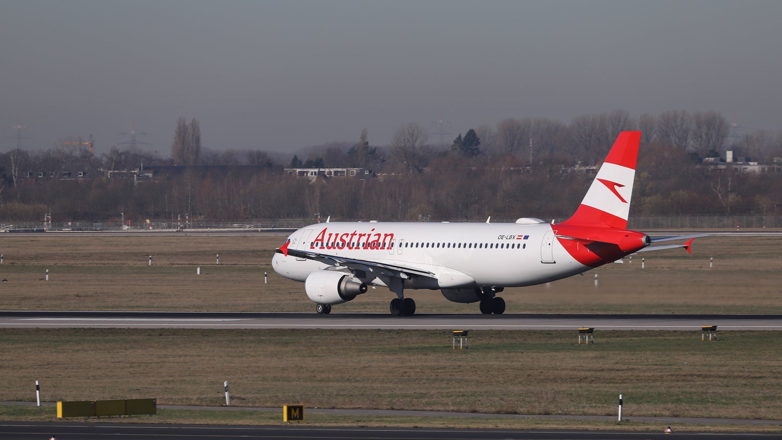 AUA-Schock! Boeing-Maschine muss notlanden - oe24.at