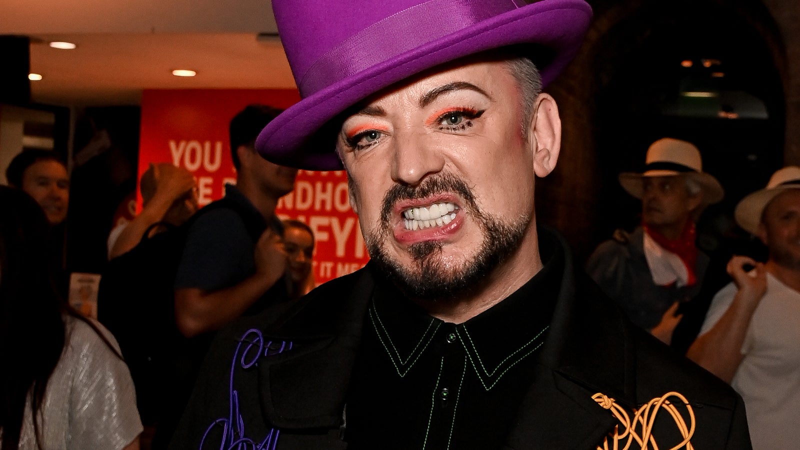 Boy George zieht für eine Million ins Ekel-Camp - stars24