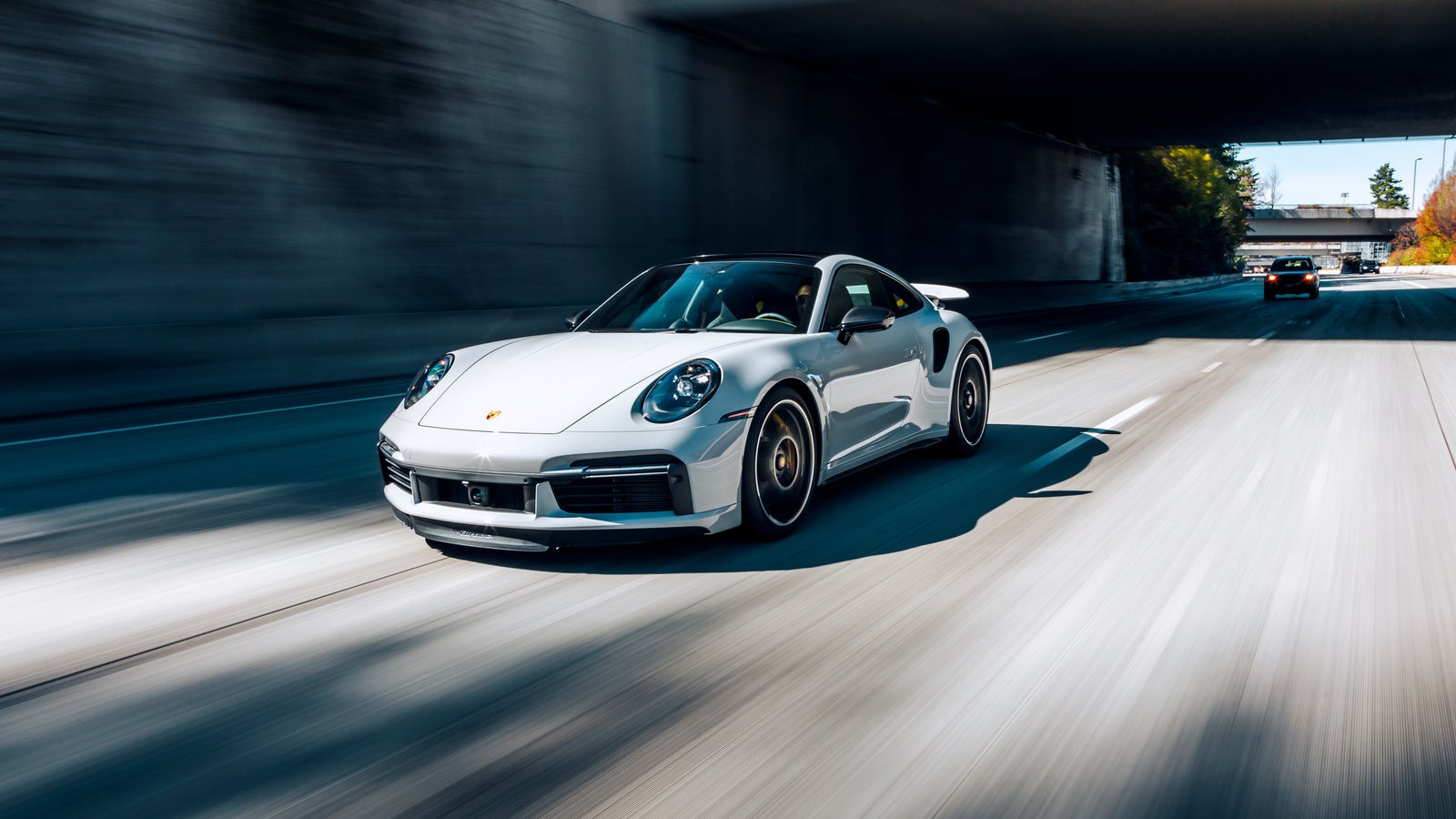 200 km/h: Alko-Lenker rast mit Luxus-Auto über Autobahn - oe24.at