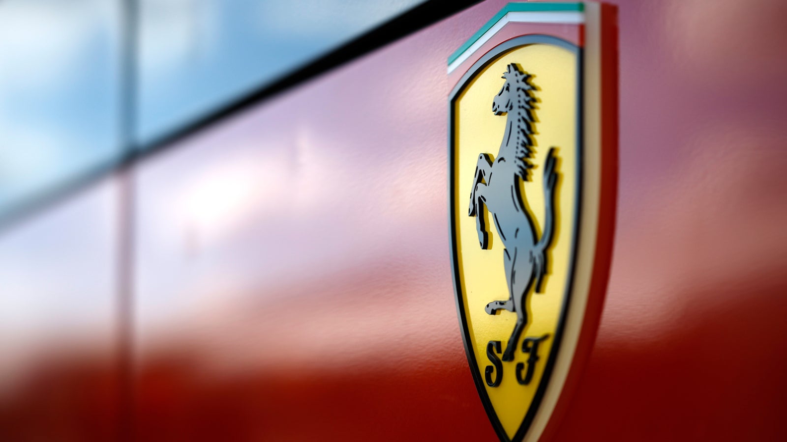 Ferrari-Fahrer stellt unglaublichen Weltrekord auf - oe24.at