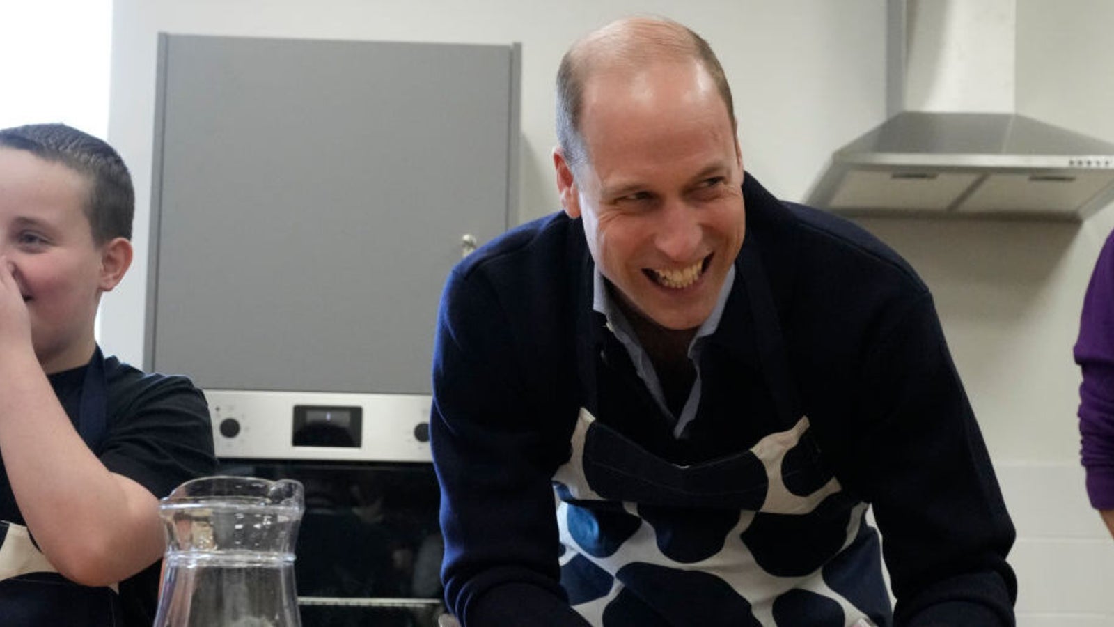 William lächelt "Kate-Gate" einfach weg - stars24