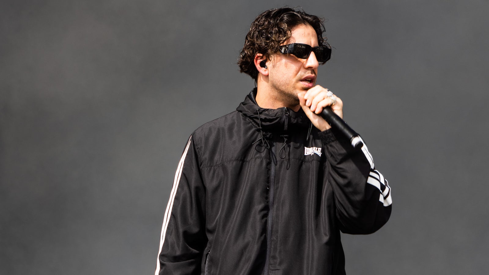 Fans stinksauer: Rap-Star Ufo361 sagt Konzert kurz vor Beginn ab - stars24