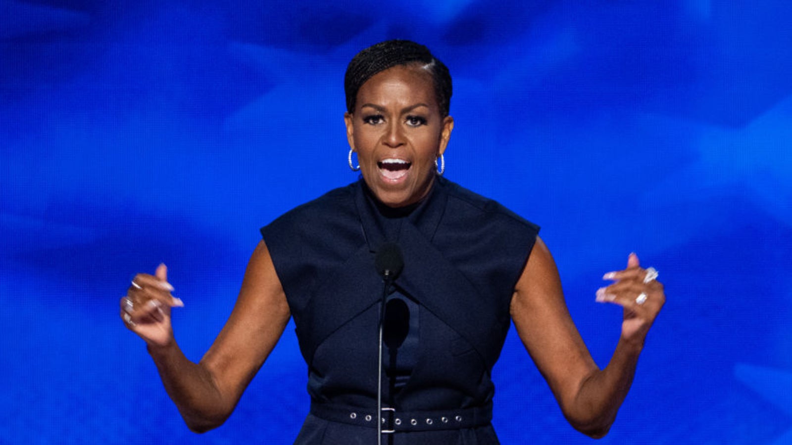 Michelle Obamas erster Wahlkampf-Auftritt für Harris - oe24.at