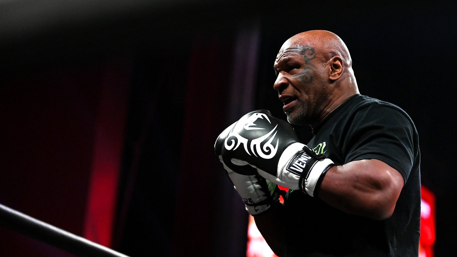Hammer-Kampf: Mike Tyson fordert Floyd Mayweather Jr. heraus - sport24.at