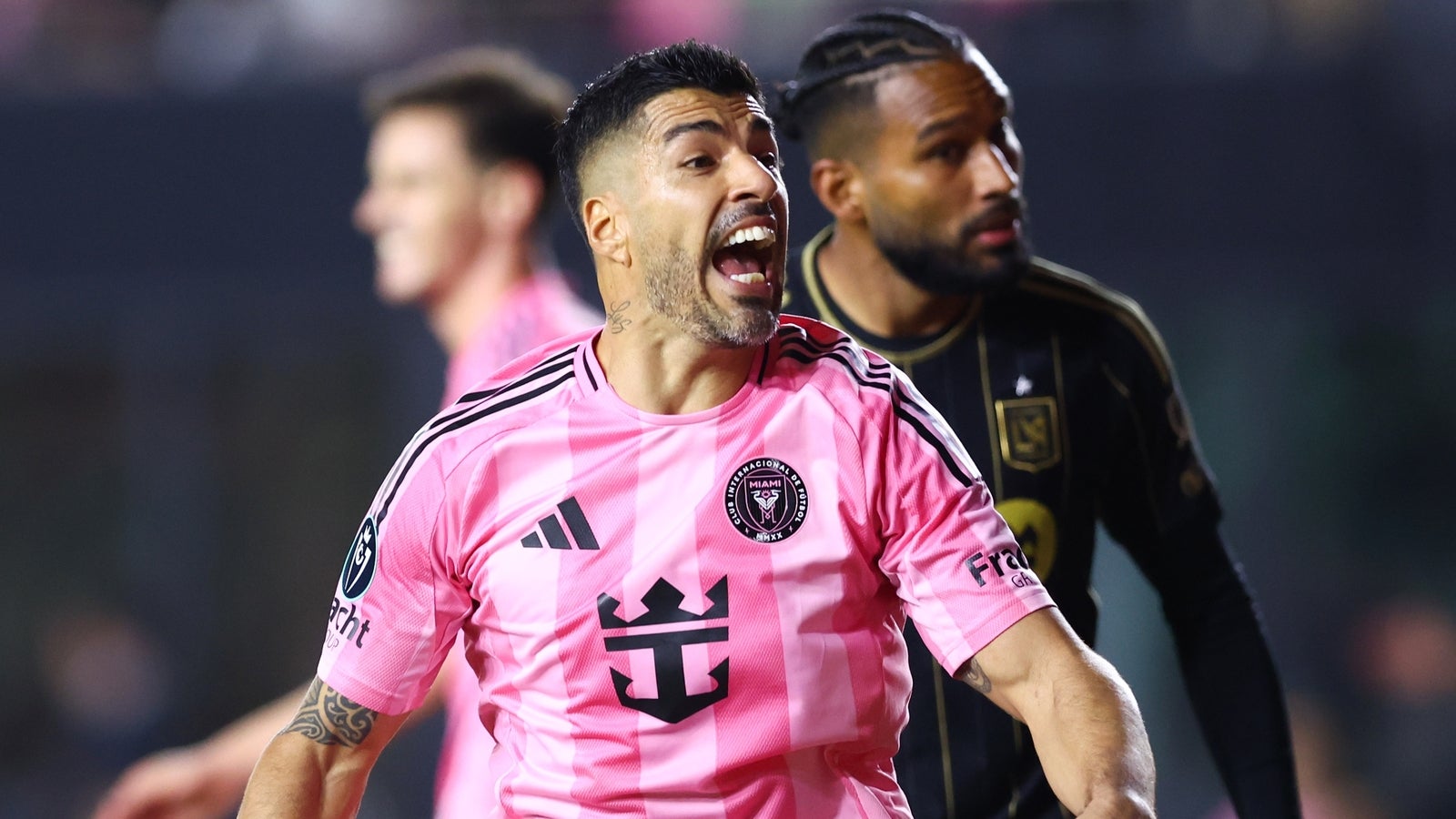 "Beißer" Suarez schlägt wieder zu: Teamkollege als Opfer - sport24.at