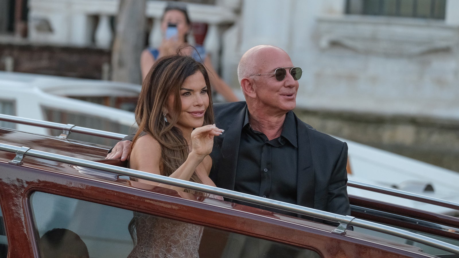 Wo ist der Millionen-Klunker der Braut geblieben? - stars24