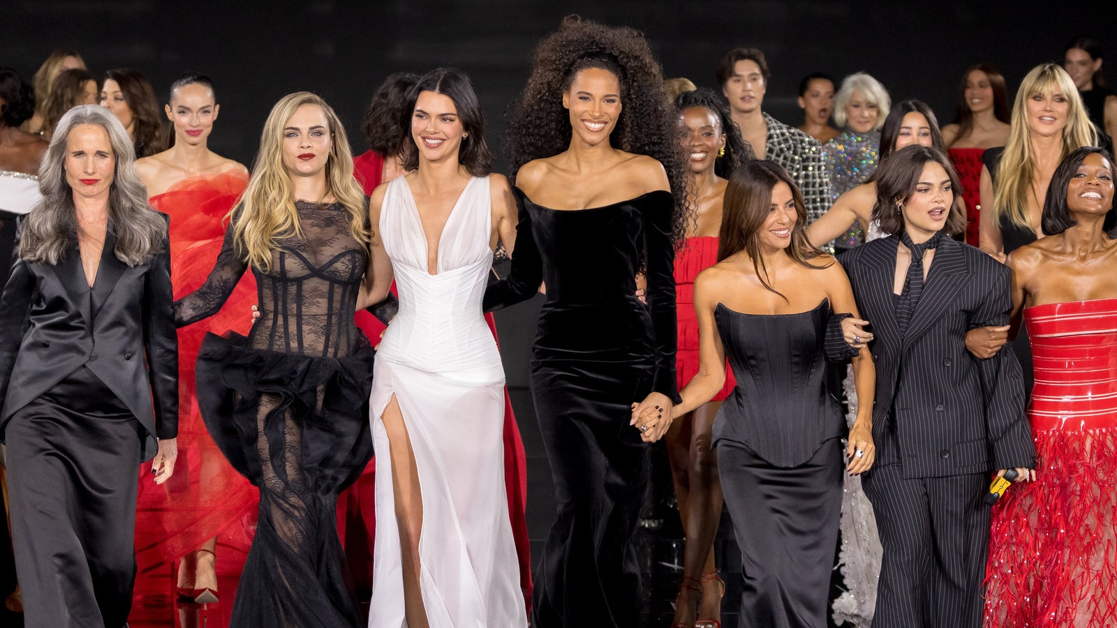 Heidi, Eva, Kendall & Co.: L’Oréal Paris startet Paris Fashion Week mit ...