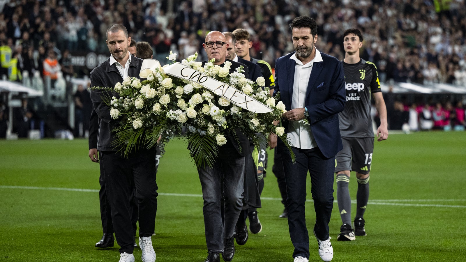 Gänsehaut: Juve-Legenden erweisen Manninger die letzte Ehre - sport24.at