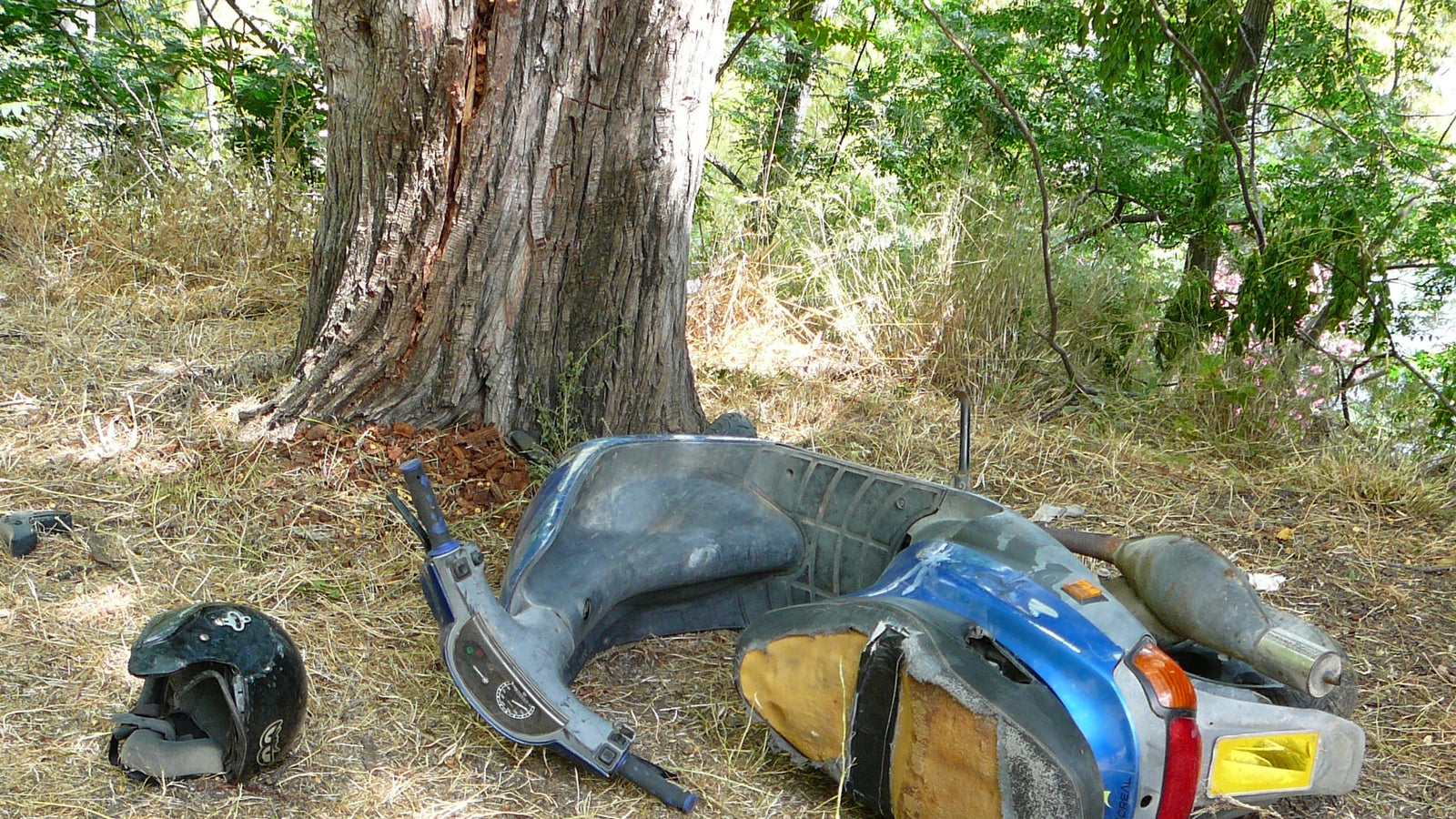 Freundinnen krachten mit Mofas zusammen: Schwer verletzt - oe24.at