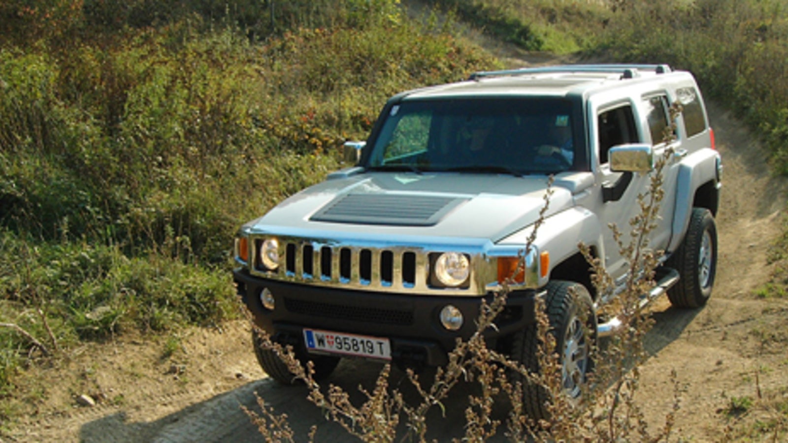 Baby-Hummer im Offroad-Test - oe24.at