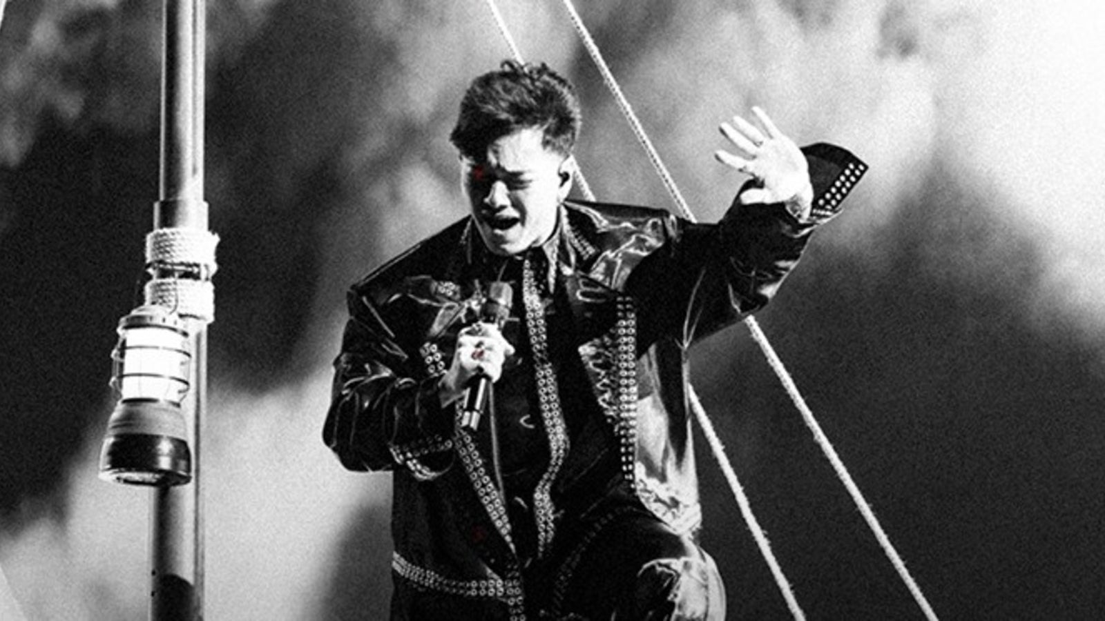 Neue Fotos: So bunt treibt es JJ beim ESC wirklich - stars24