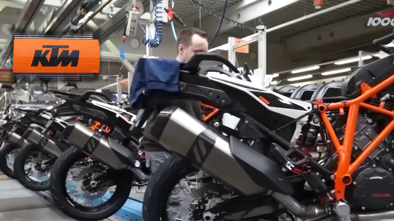 KTM-Boom: 100.000 Bikes verkauft – jetzt sucht man hunderte neue ...